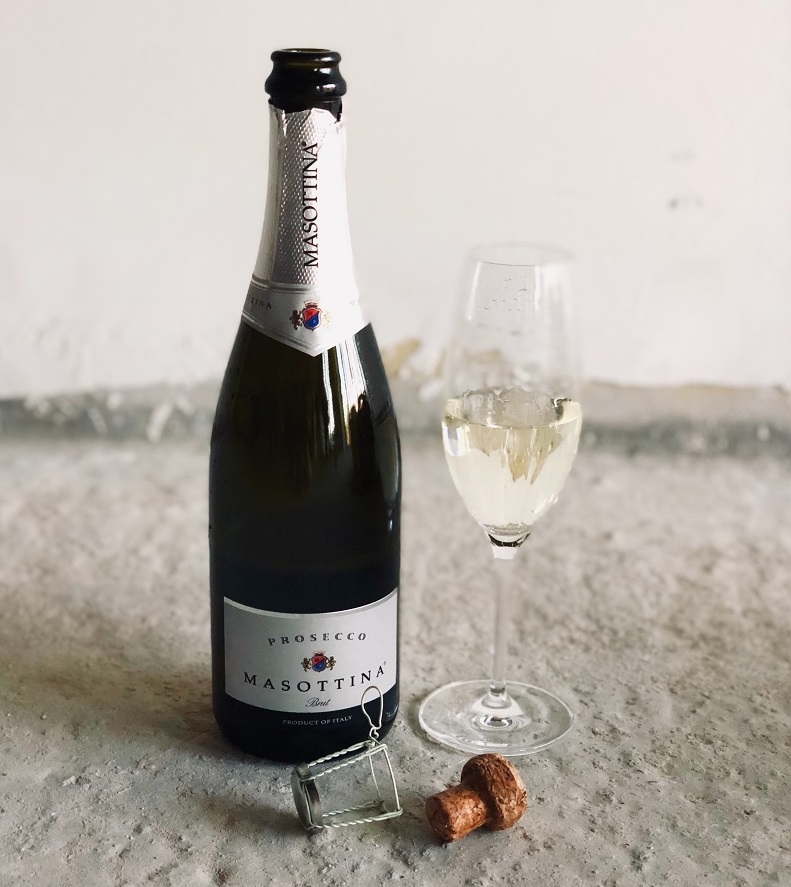 Everything You Need to Know About Drinking Prosecco | Giolitti Deli